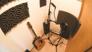 22 DIY Ideas on How to Build Soundproof Vocal Booth at Home
